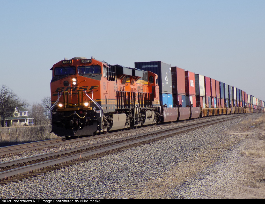 BNSF 6831